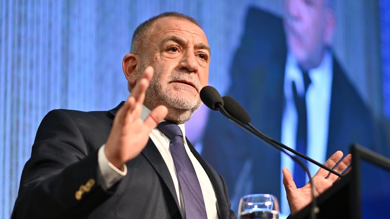 Luis Juez cerró la campaña con duras críticas a sus rivales del ...