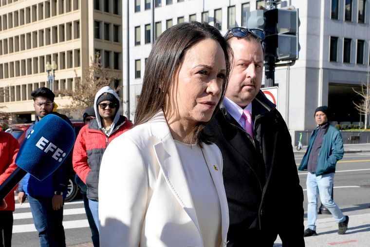 Donald Trump recibió a María Corina Machado y le agradeció el regalo ...